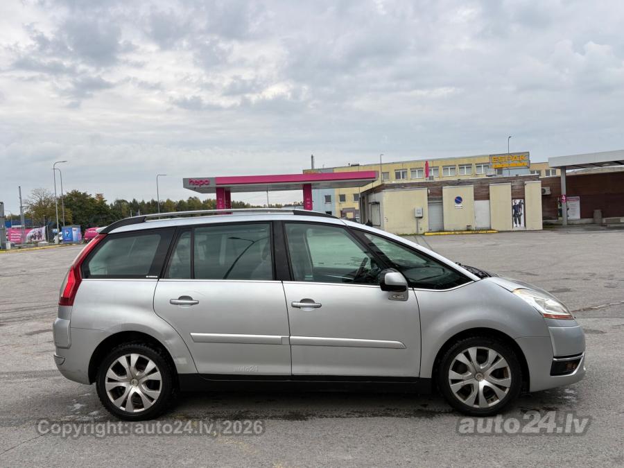 Pelēks Citroen c4-picasso 2010 Rapla, ar dzinēja tilpumu 2.00 L un nobraukumu 258 tūkst. km par 1500 €, foto 6 vietnē AUTOMOTO.COM.LV