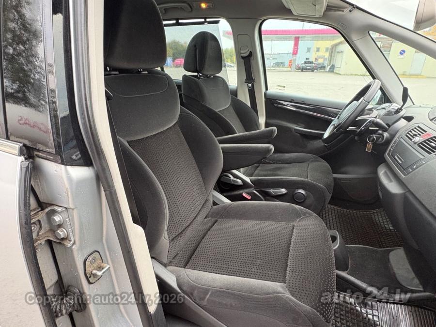 Pelēks Citroen c4-picasso 2010 Rapla, ar dzinēja tilpumu 2.00 L un nobraukumu 258 tūkst. km par 1500 €, foto 13 vietnē AUTOMOTO.COM.LV