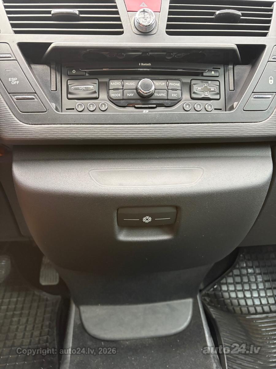 Pelēks Citroen c4-picasso 2010 Rapla, ar dzinēja tilpumu 2.00 L un nobraukumu 258 tūkst. km par 1500 €, foto 21 vietnē AUTOMOTO.COM.LV