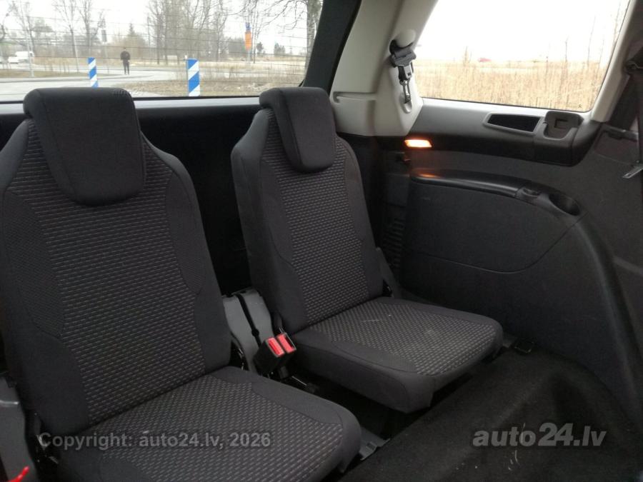 Pelēks Citroen c4-picasso 2012 Tallina, ar dzinēja tilpumu 1.60 L un nobraukumu 156 tūkst. km par 3999 €, foto 5 vietnē AUTOMOTO.COM.LV