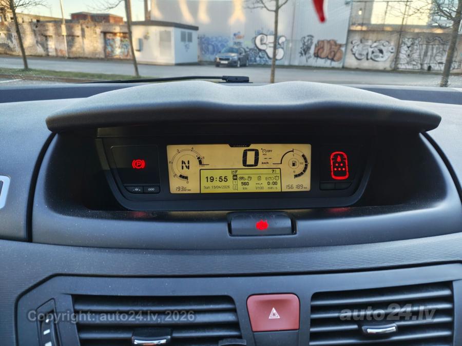 Pelēks Citroen c4-picasso 2012 Tallina, ar dzinēja tilpumu 1.60 L un nobraukumu 156 tūkst. km par 3999 €, foto 12 vietnē AUTOMOTO.COM.LV