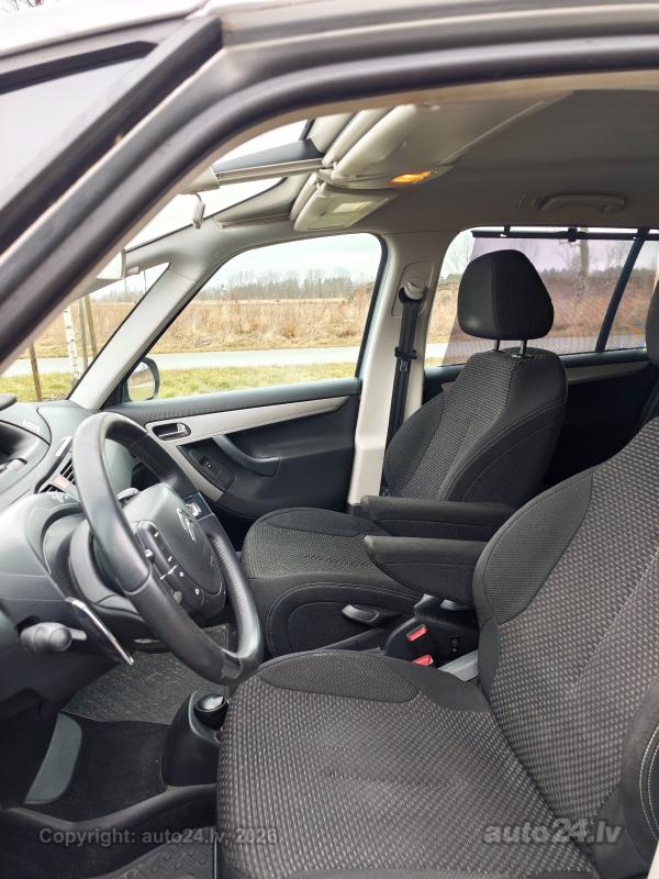 Pelēks Citroen c4-picasso 2013 Tallina, ar dzinēja tilpumu 1.60 L un nobraukumu 139 tūkst. km par 4899 €, foto 8 vietnē AUTOMOTO.COM.LV