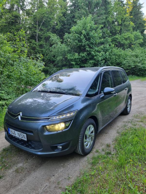 Grey Citroen c4-picasso 2014 in Tallinn, with an engine capacity of 2.00 L and mileage of 274 thousand km for 6000 €, photo 1 on AUTOMOTO.COM.LV