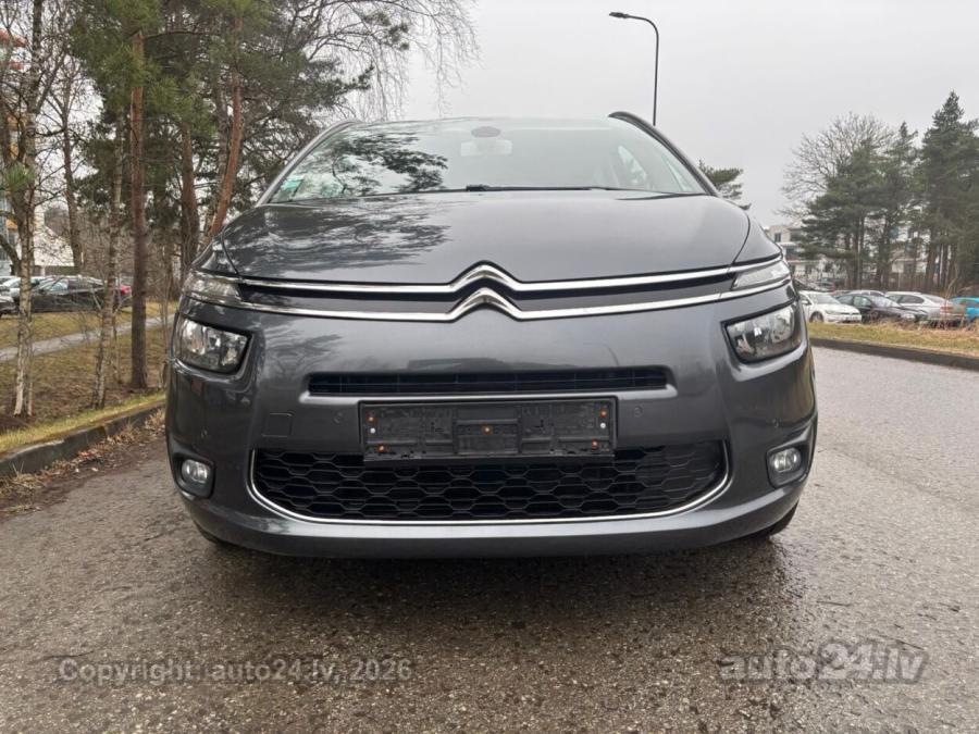 Grey Citroen c4-picasso 2015 in Tallinn, with an engine capacity of 2.00 L and mileage of 206 thousand km for 10500 €, photo 2 on AUTOMOTO.COM.LV