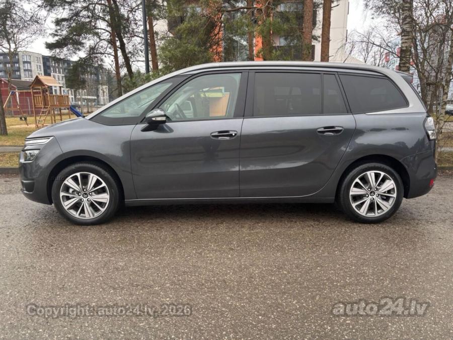 Grey Citroen c4-picasso 2015 in Tallinn, with an engine capacity of 2.00 L and mileage of 206 thousand km for 10500 €, photo 7 on AUTOMOTO.COM.LV
