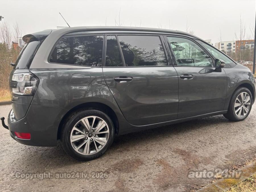 Grey Citroen c4-picasso 2015 in Tallinn, with an engine capacity of 2.00 L and mileage of 206 thousand km for 10500 €, photo 8 on AUTOMOTO.COM.LV