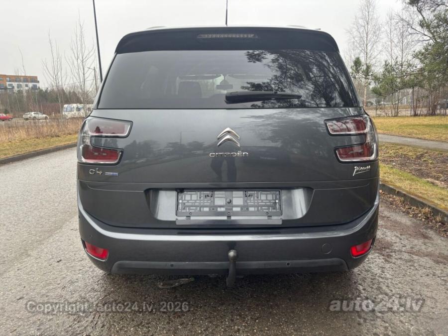 Grey Citroen c4-picasso 2015 in Tallinn, with an engine capacity of 2.00 L and mileage of 206 thousand km for 10500 €, photo 13 on AUTOMOTO.COM.LV