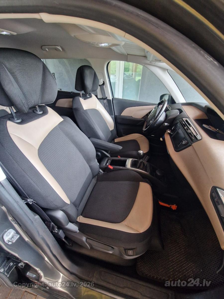 Pelēks Citroen c4-picasso 2015 Tallina, ar dzinēja tilpumu 1.60 L un nobraukumu 340 tūkst. km par 6999 €, foto 14 vietnē AUTOMOTO.COM.LV