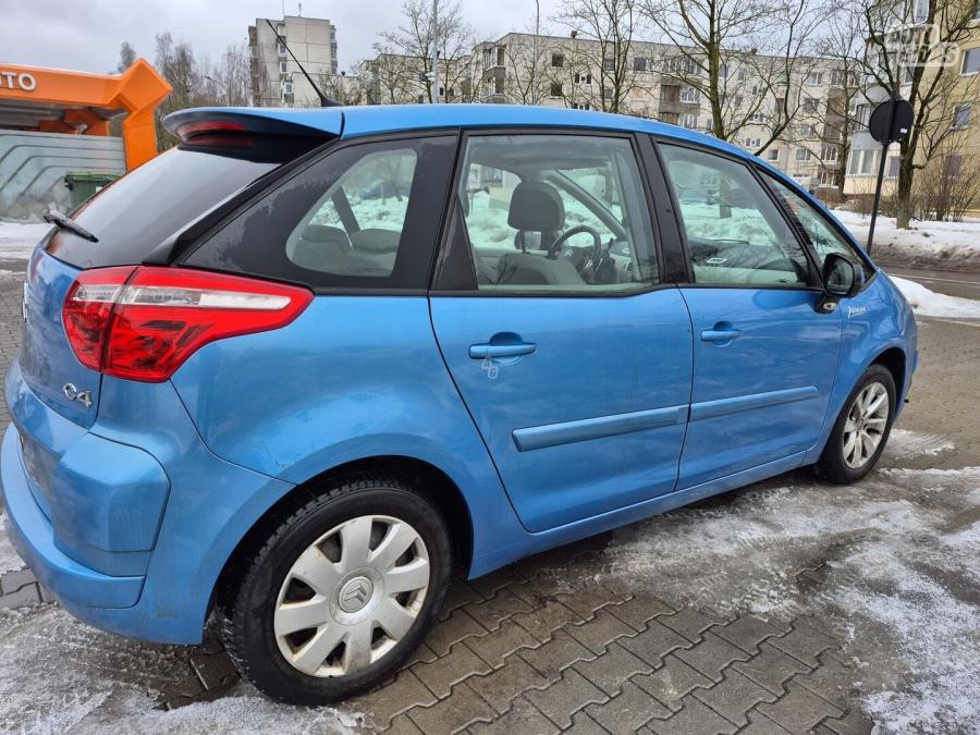 Citroen c4-picasso 2010 in Vilnius, with an engine capacity of 2.00 L and mileage of 210 thousand km for 1020 €, photo 2 on AUTOMOTO.COM.LV