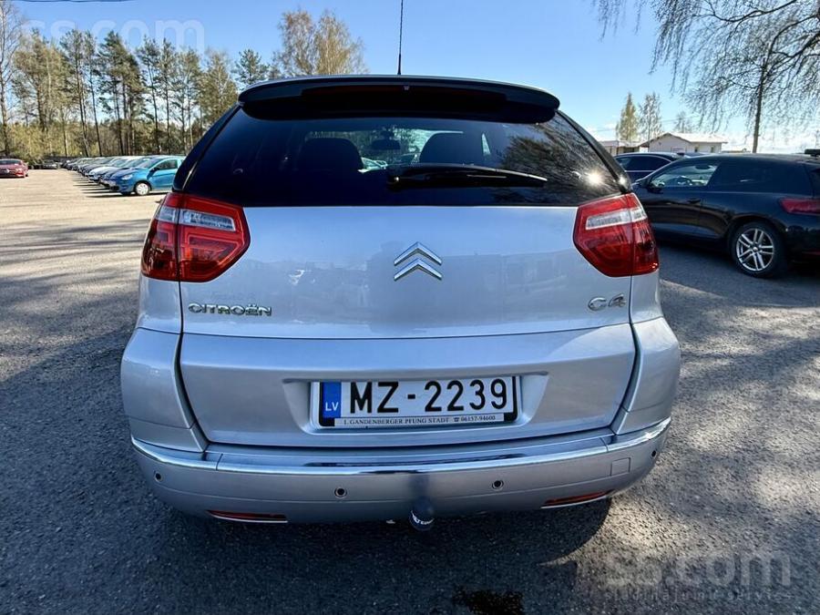 Citroen c4-picasso 2010 Rīga, ar dzinēja tilpumu 2.00 L un nobraukumu 0 tūkst. km par 2990 €, foto 4 vietnē AUTOMOTO.COM.LV