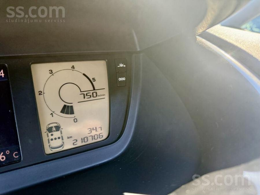 Citroen c4-picasso 2010 Rīga, ar dzinēja tilpumu 2.00 L un nobraukumu 0 tūkst. km par 2990 €, foto 14 vietnē AUTOMOTO.COM.LV
