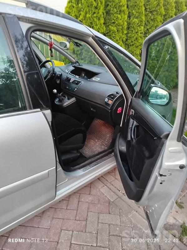 Citroen c4-picasso 2007 Liepāja, ar dzinēja tilpumu 1.60 L un nobraukumu 340 tūkst. km par 800 €, foto 5 vietnē AUTOMOTO.COM.LV