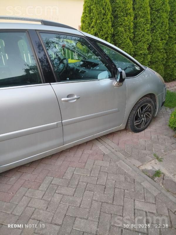 Citroen c4-picasso 2007 Liepāja, ar dzinēja tilpumu 1.60 L un nobraukumu 340 tūkst. km par 800 €, foto 9 vietnē AUTOMOTO.COM.LV
