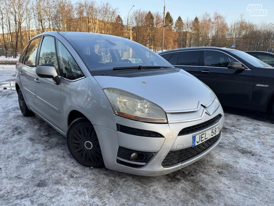 Citroen c4-picasso 2008 in Kaunas, with an engine capacity of 2.00 L and mileage of 300 thousand km for 1000 €, photo 1 on AUTOMOTO.COM.LV