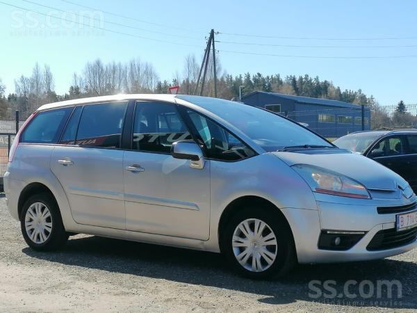 Citroen c4-picasso 2008 in Valmiera, with an engine capacity of 1.60 L and mileage of 371 thousand km for 1850 €, photo 4 on AUTOMOTO.COM.LV