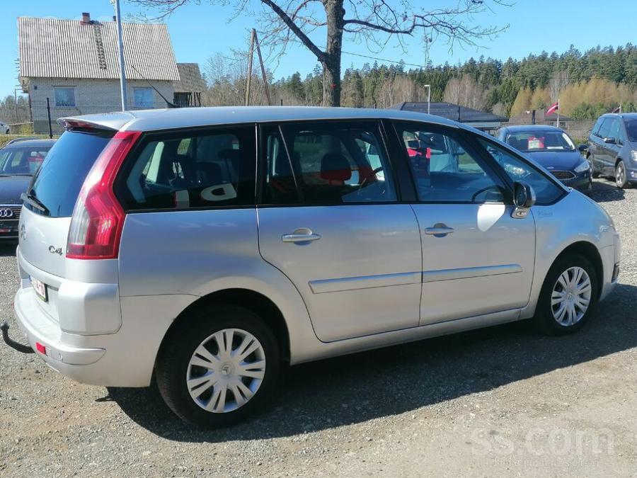 Citroen c4-picasso 2008 in Valmiera, with an engine capacity of 1.60 L and mileage of 371 thousand km for 1850 €, photo 6 on AUTOMOTO.COM.LV