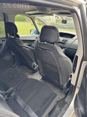 Citroen c4-picasso 2008 in Riga, with an engine capacity of 1.60 L and mileage of 306 thousand km for 1500 €, photo 12 on AUTOMOTO.COM.LV