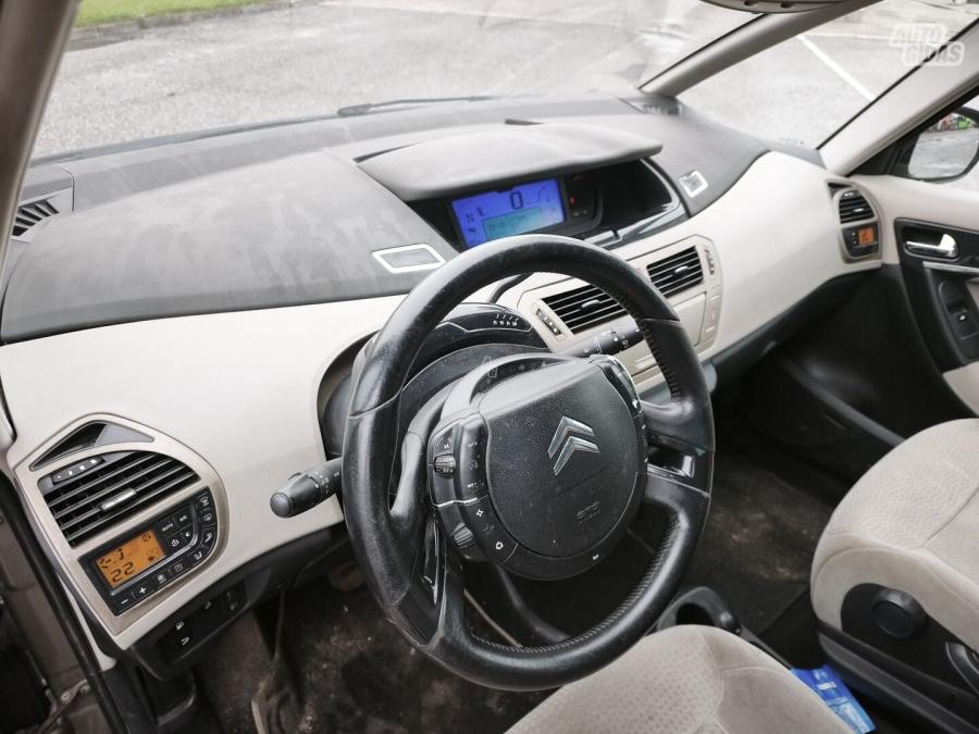 Citroen c4-picasso 2008 in Klaipeda, with an engine capacity of 2.00 L and mileage of 370 thousand km for 1450 €, photo 7 on AUTOMOTO.COM.LV