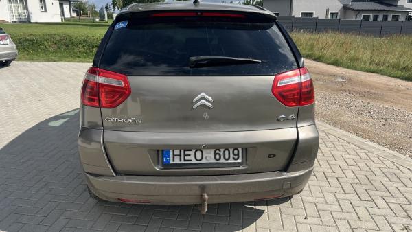 Citroen c4-picasso 2008 Viļņa, ar dzinēja tilpumu 1.60 L un nobraukumu 303 tūkst. km par 1800 €, foto 4 vietnē AUTOMOTO.COM.LV