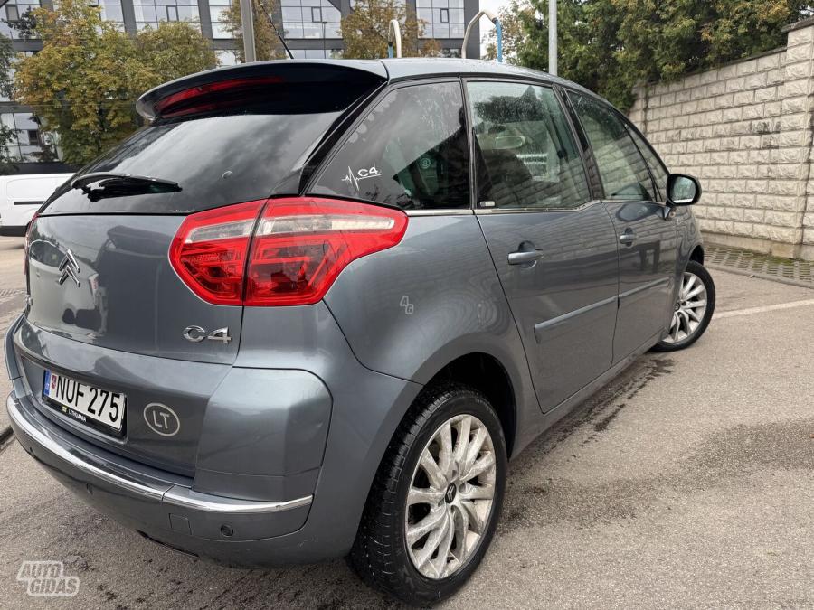 Citroen c4-picasso 2008 in Kaunas, with an engine capacity of 1.60 L and mileage of 300 thousand km for 900 €, photo 1 on AUTOMOTO.COM.LV