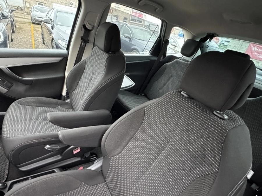 Citroen c4-picasso 2009 Rīga, ar dzinēja tilpumu 1.60 L un nobraukumu 178 tūkst. km par 3300 €, foto 20 vietnē AUTOMOTO.COM.LV