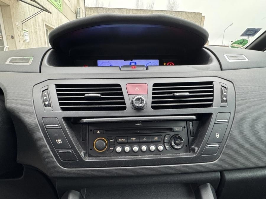 Citroen c4-picasso 2009 Rīga, ar dzinēja tilpumu 1.60 L un nobraukumu 178 tūkst. km par 3300 €, foto 24 vietnē AUTOMOTO.COM.LV