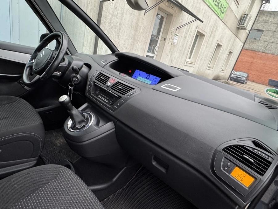 Citroen c4-picasso 2009 Rīga, ar dzinēja tilpumu 1.60 L un nobraukumu 178 tūkst. km par 3300 €, foto 29 vietnē AUTOMOTO.COM.LV