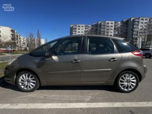 Citroen c4-picasso 2010 Viļņa, ar dzinēja tilpumu 1.60 L un nobraukumu 193 tūkst. km par 1500 €, foto 4 vietnē AUTOMOTO.COM.LV