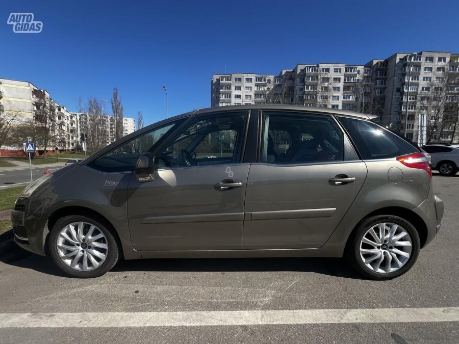 Citroen c4-picasso 2010 Viļņa, ar dzinēja tilpumu 1.60 L un nobraukumu 193 tūkst. km par 1500 €, foto 4 vietnē AUTOMOTO.COM.LV