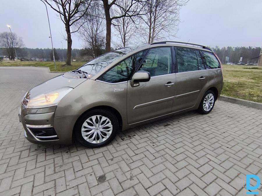 Citroen c4-picasso 2012 in Riga, with an engine capacity of 2.00 L and mileage of 280 thousand km for 3800 €, photo 1 on AUTOMOTO.COM.LV