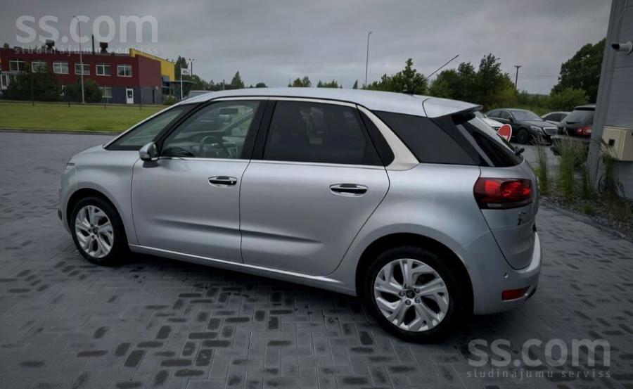 Citroen c4-picasso 2014 Viļņa, ar dzinēja tilpumu 1.60 L un nobraukumu 256 tūkst. km par 4699 €, foto 6 vietnē AUTOMOTO.COM.LV
