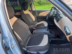 Citroen c4-picasso 2014 in Riga, with an engine capacity of 2.00 L and mileage of 203 thousand km for 7200 €, photo 18 on AUTOMOTO.COM.LV