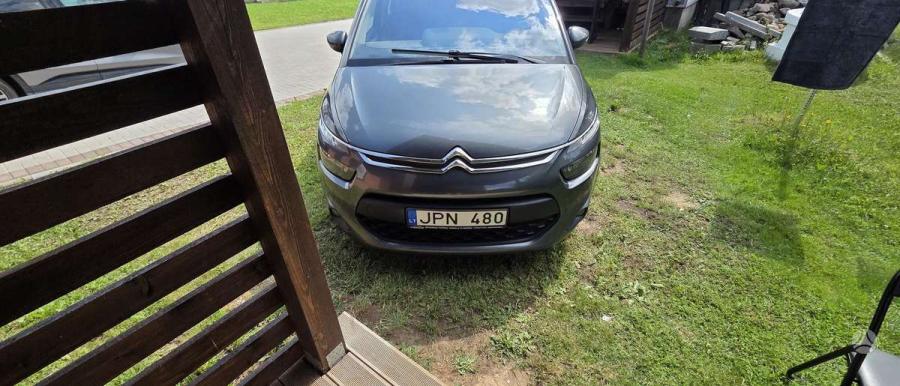 Citroen c4-picasso 2014 in Radviliskis, with an engine capacity of 1.56 L and mileage of 336 thousand km for 4000 €, photo 1 on AUTOMOTO.COM.LV