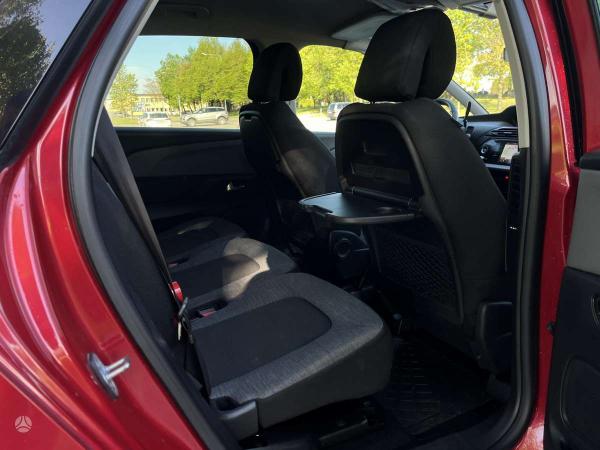 Citroen c4-picasso 2017 in Taurage, with an engine capacity of 1.60 L and mileage of 254 thousand km for 6999 €, photo 6 on AUTOMOTO.COM.LV
