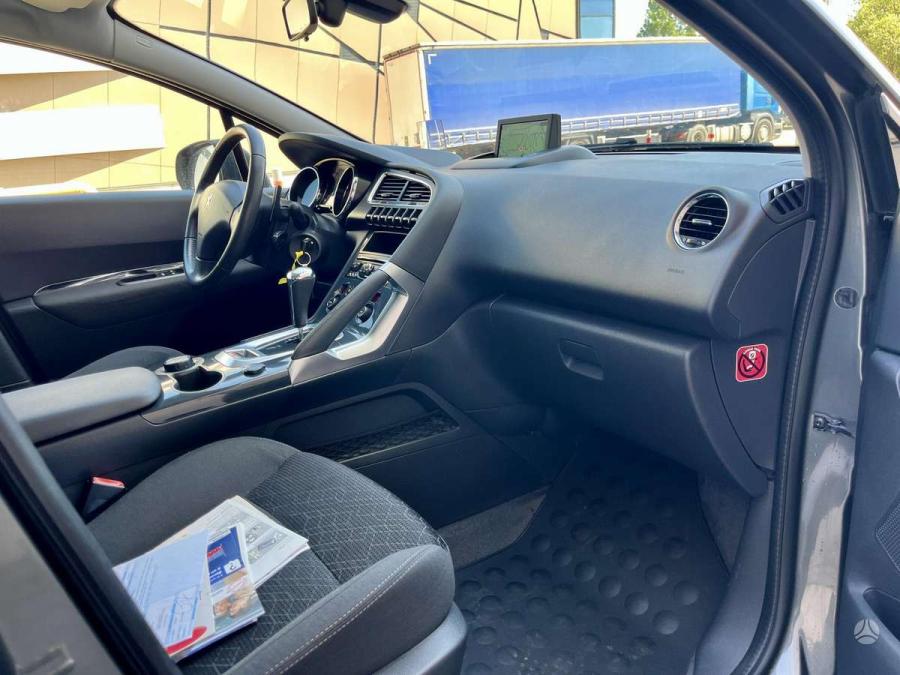 Citroen c4-picasso 2017 in Kaunas, with an engine capacity of 0.00 L and mileage of 400 thousand km for 6999 €, photo 3 on AUTOMOTO.COM.LV