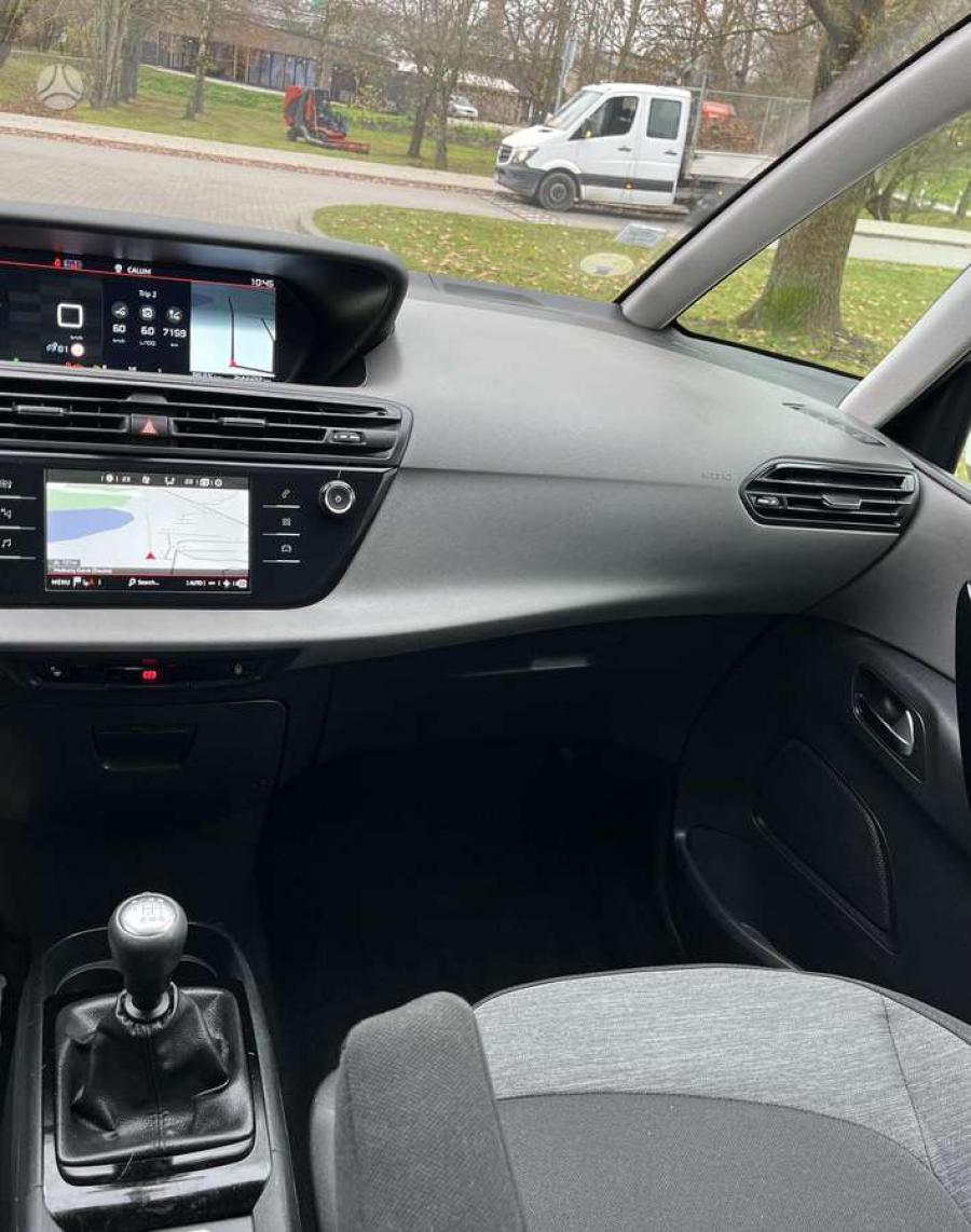 Citroen c4-picasso 2018 in Siauliai, with an engine capacity of 1.60 L and mileage of 245 thousand km for 6999 €, photo 8 on AUTOMOTO.COM.LV