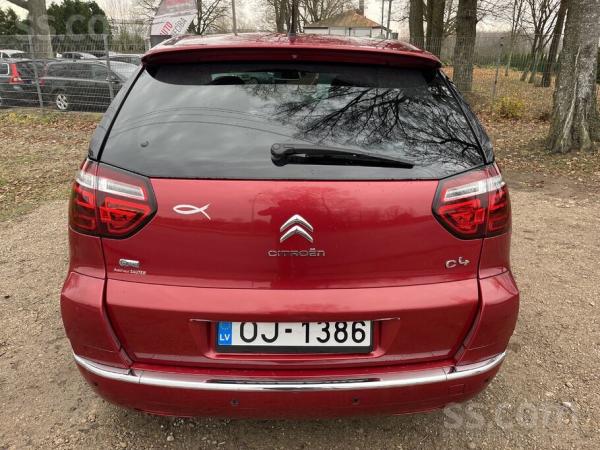 Sarkans Citroen c4-picasso 2011 Rīga, ar dzinēja tilpumu 1.60 L un nobraukumu 248 tūkst. km par 3990 €, foto 4 vietnē AUTOMOTO.COM.LV