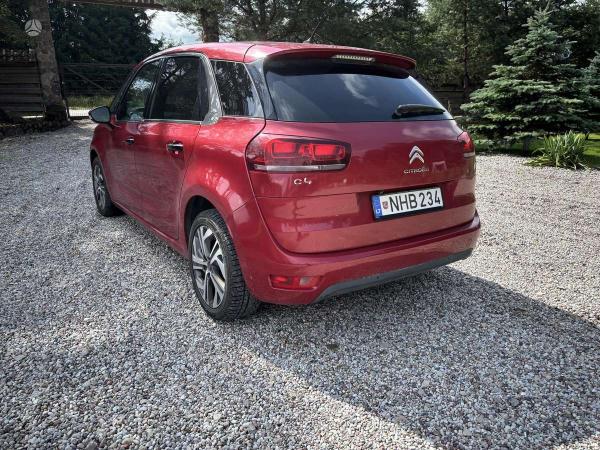 Red Citroen c4-picasso 2013 in Taurage, with an engine capacity of 1.56 L and mileage of 108 thousand km for 5500 €, photo 3 on AUTOMOTO.COM.LV
