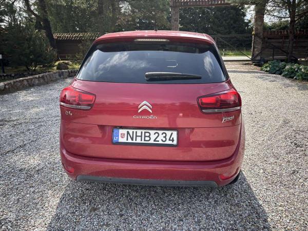 Red Citroen c4-picasso 2013 in Taurage, with an engine capacity of 1.56 L and mileage of 108 thousand km for 5500 €, photo 7 on AUTOMOTO.COM.LV