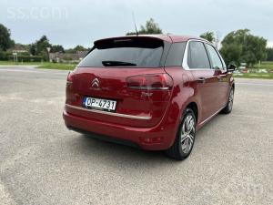 Sarkans Citroen c4-picasso 2015 Liepāja, ar dzinēja tilpumu 1.60 L un nobraukumu 160 tūkst. km par 8500 €, foto 12 vietnē AUTOMOTO.COM.LV