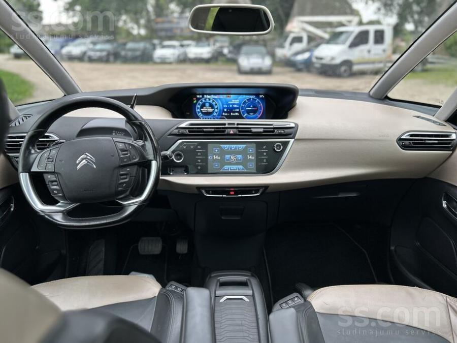 Sarkans Citroen c4-picasso 2015 Liepāja, ar dzinēja tilpumu 1.60 L un nobraukumu 160 tūkst. km par 8500 €, foto 17 vietnē AUTOMOTO.COM.LV