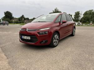 Red Citroen c4-picasso 2015 in Grobiņa, with an engine capacity of 1.60 L and mileage of 160 thousand km for 8500 €, photo  on AUTOMOTO.COM.LV