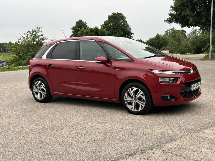 Red Citroen c4-picasso 2015 in Grobiņa, with an engine capacity of 1.60 L and mileage of 160 thousand km for 8500 €, photo 6 on AUTOMOTO.COM.LV