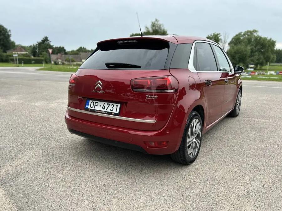 Red Citroen c4-picasso 2015 in Grobiņa, with an engine capacity of 1.60 L and mileage of 160 thousand km for 8500 €, photo 12 on AUTOMOTO.COM.LV
