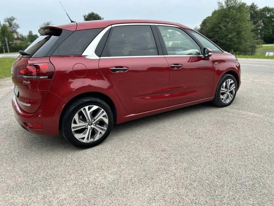 Red Citroen c4-picasso 2015 in Grobiņa, with an engine capacity of 1.60 L and mileage of 160 thousand km for 8500 €, photo 13 on AUTOMOTO.COM.LV