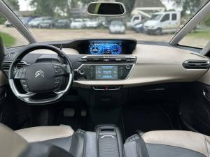 Red Citroen c4-picasso 2015 in Grobiņa, with an engine capacity of 1.60 L and mileage of 160 thousand km for 8500 €, photo 17 on AUTOMOTO.COM.LV