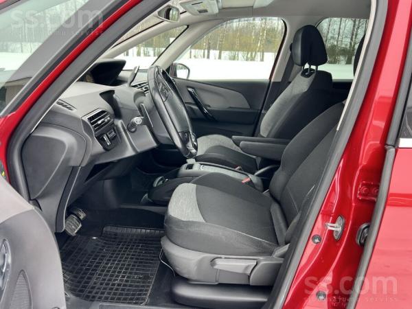 Red Citroen c4-picasso 2016 in Riga, with an engine capacity of 1.60 L and mileage of 259 thousand km for 5950 €, photo 8 on AUTOMOTO.COM.LV