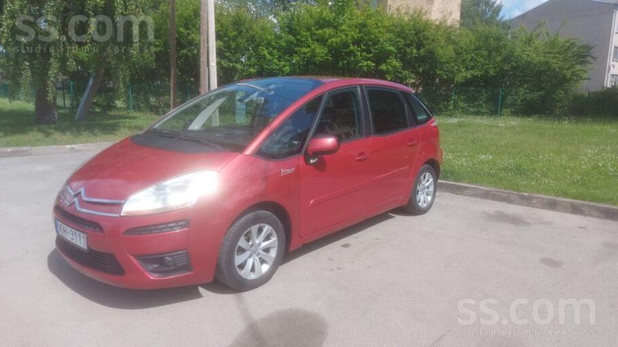 Red Citroen c4-picasso 2007 in Dobele, with an engine capacity of 1.60 L and mileage of 365 thousand km for 1750 €, photo 1 on AUTOMOTO.COM.LV