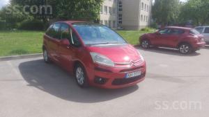 Red Citroen c4-picasso 2007 in Dobele, with an engine capacity of 1.60 L and mileage of 365 thousand km for 1750 €, photo 3 on AUTOMOTO.COM.LV