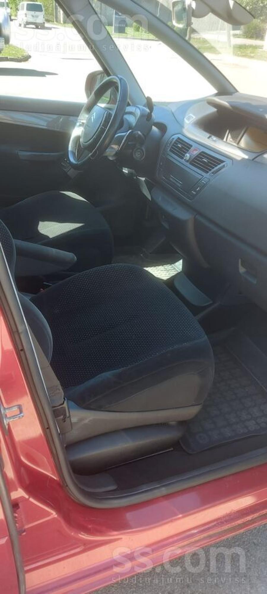 Red Citroen c4-picasso 2007 in Dobele, with an engine capacity of 1.60 L and mileage of 365 thousand km for 1750 €, photo 12 on AUTOMOTO.COM.LV